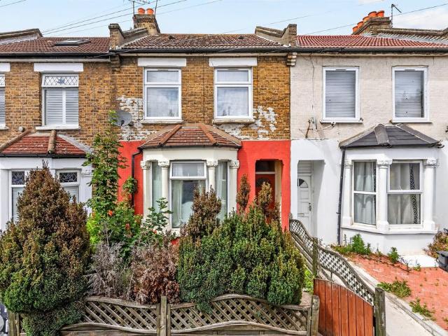 1 bedroom ground flat for sale