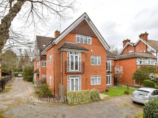 1 bedroom ground flat for sale
