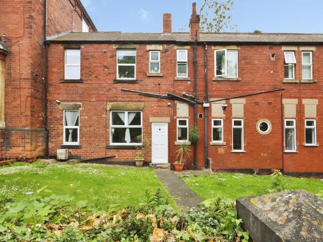 1 bedroom ground flat for sale