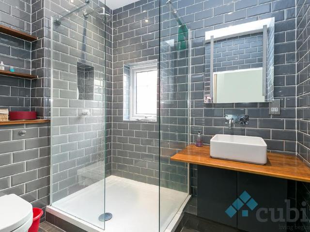 1 bedroom ground flat for sale