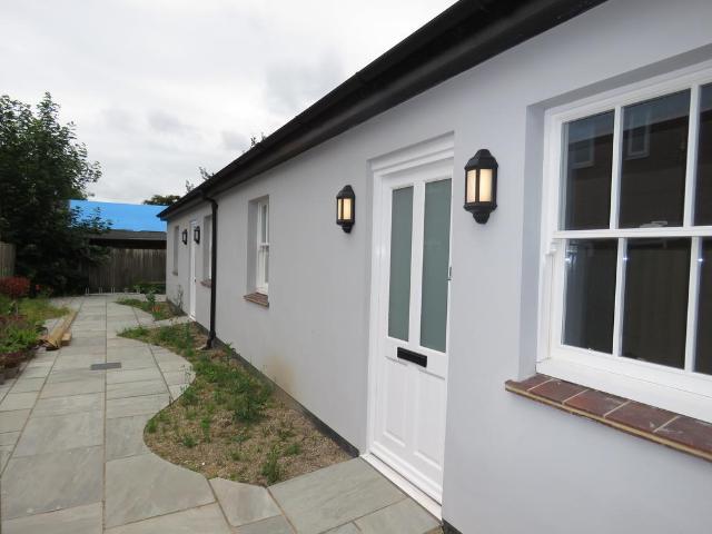 1 bedroom ground flat for sale