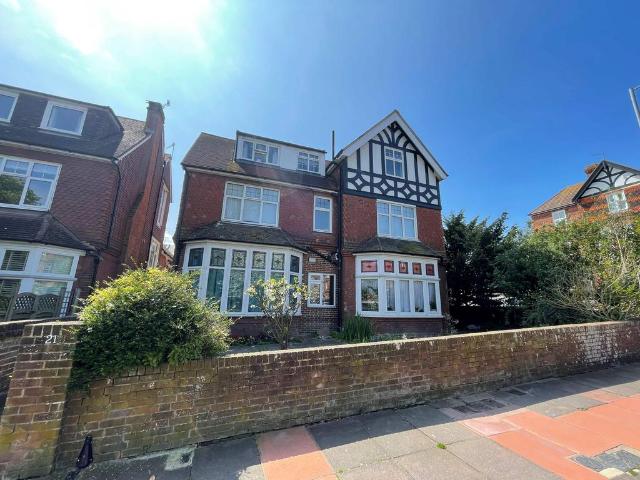 1 bedroom ground flat for sale