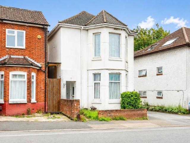 1 bedroom ground flat for sale