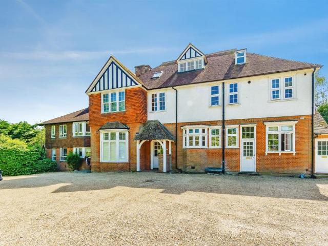 1 bedroom ground flat for sale