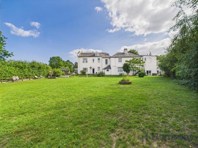 1 bedroom ground flat for sale
