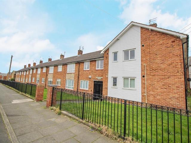 1 bedroom ground flat for sale