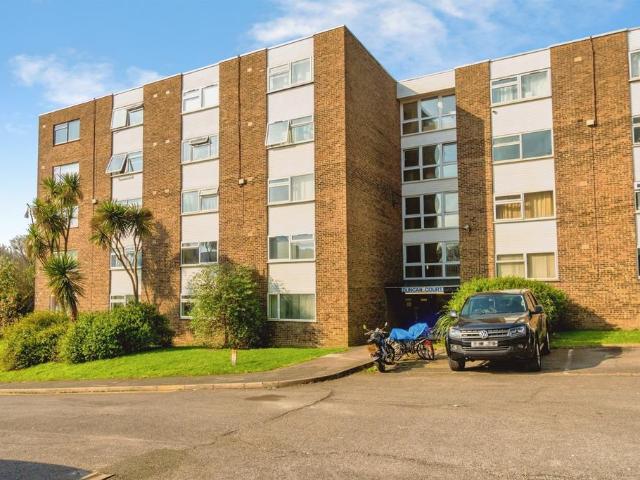 1 bedroom ground flat for sale