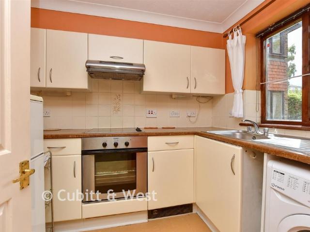 1 bedroom ground flat for sale