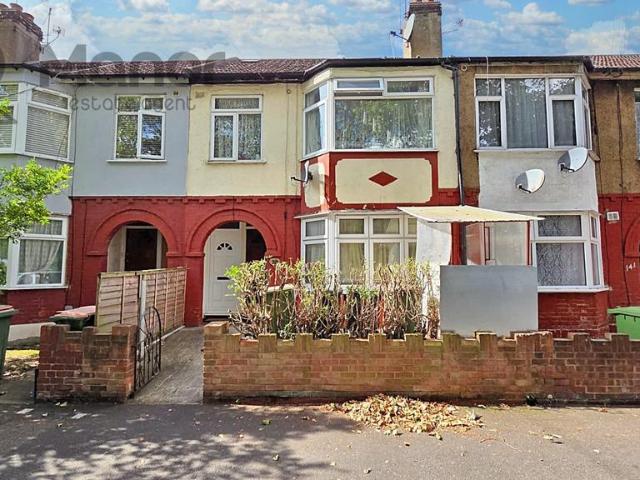 1 bedroom ground flat for sale