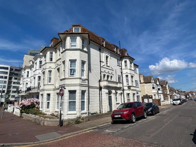 1 bedroom ground flat for sale