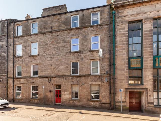 1 bedroom ground flat for sale