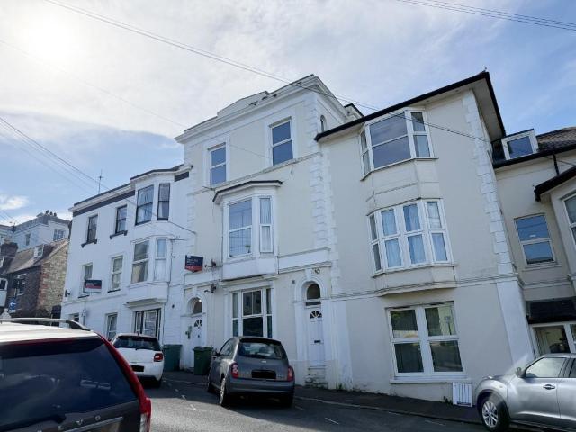 1 bedroom ground flat for sale