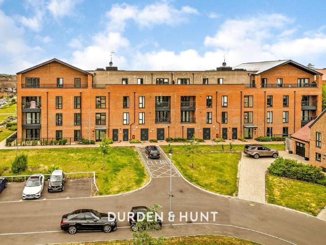 1 bedroom ground flat for sale