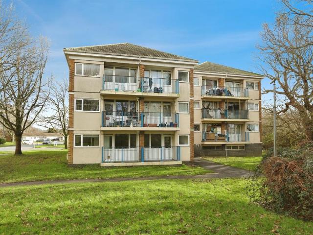 1 bedroom ground flat for sale
