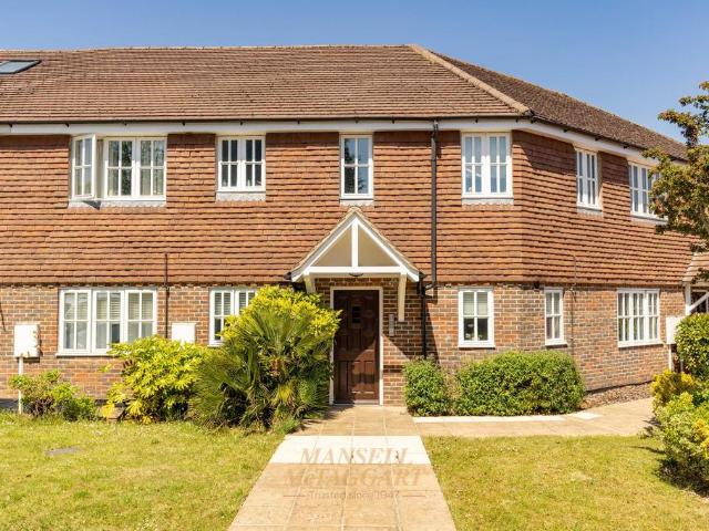 1 bedroom ground flat for sale