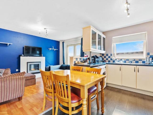 1 bedroom ground flat for sale