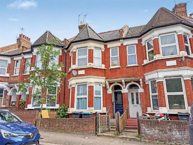 1 bedroom ground flat for sale