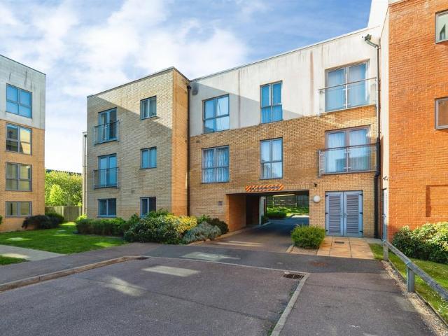 1 bedroom ground flat for sale