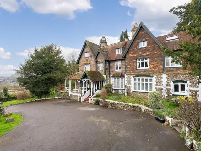 1 bedroom ground flat for sale
