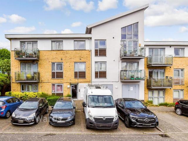 1 bedroom ground flat for sale