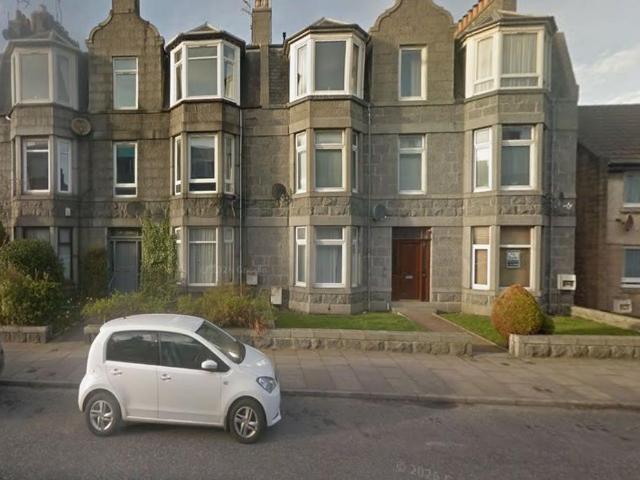 1 bedroom ground flat for sale
