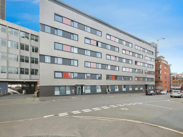 1 bedroom ground flat for sale