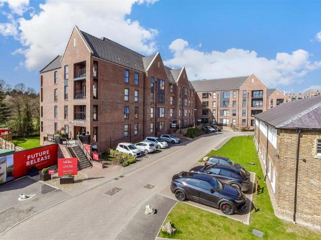 1 bedroom ground flat for sale
