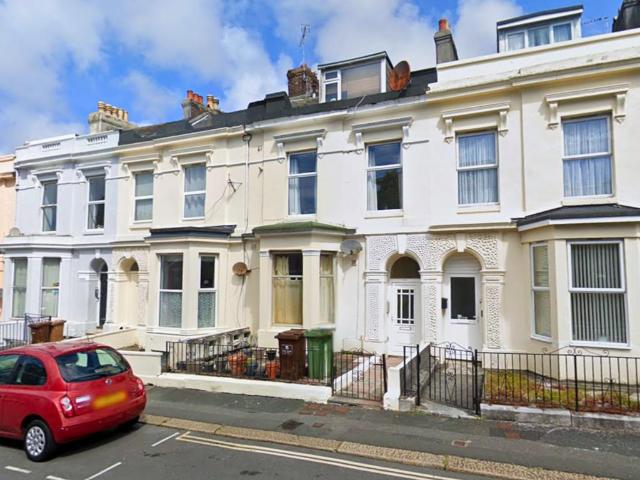 1 bedroom ground flat for sale