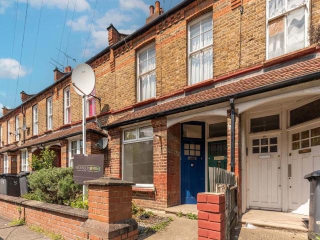 1 bedroom ground flat for sale