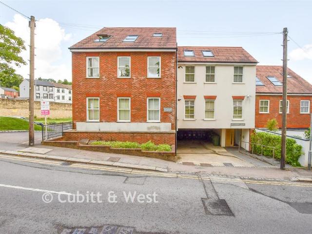 1 bedroom ground flat for sale