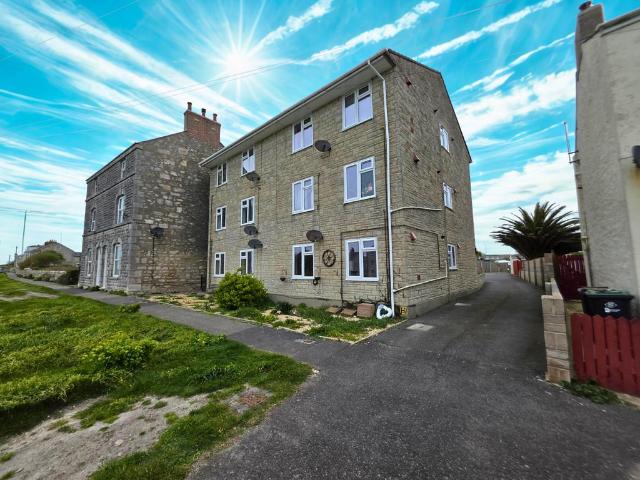 1 bedroom ground flat for sale