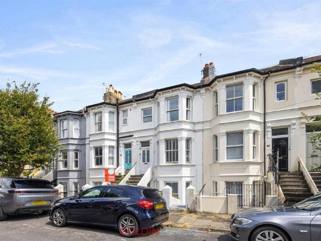 1 bedroom ground flat for sale