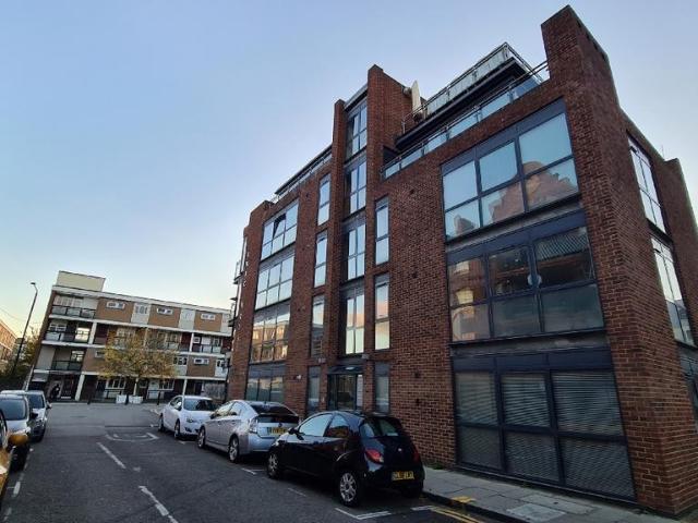 1 bedroom ground flat for sale