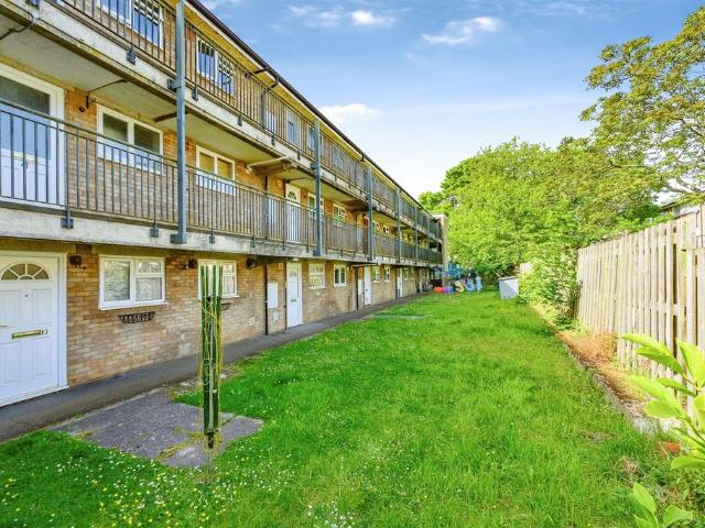 1 bedroom ground flat for sale