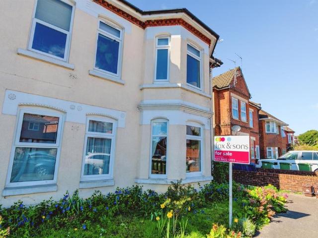 1 bedroom ground flat for sale
