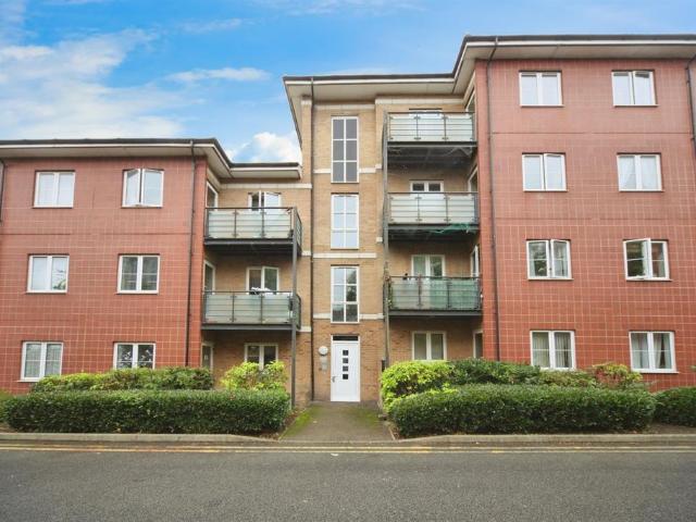 1 bedroom ground flat for sale