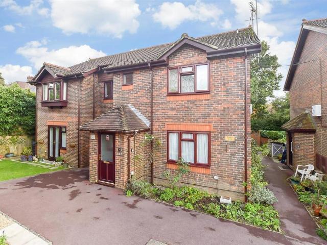1 bedroom ground flat for sale