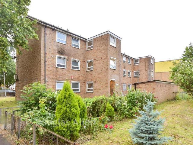 1 bedroom ground flat for sale
