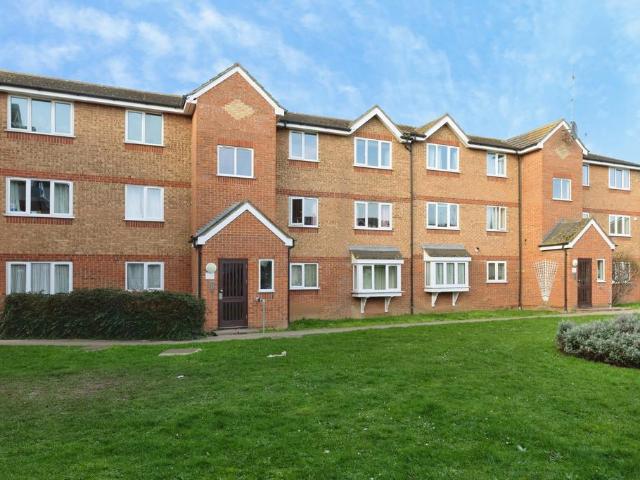 1 bedroom ground flat for sale