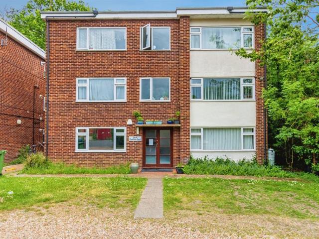 1 bedroom ground flat for sale