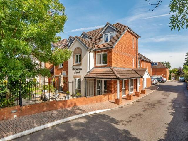 1 bedroom ground flat for sale