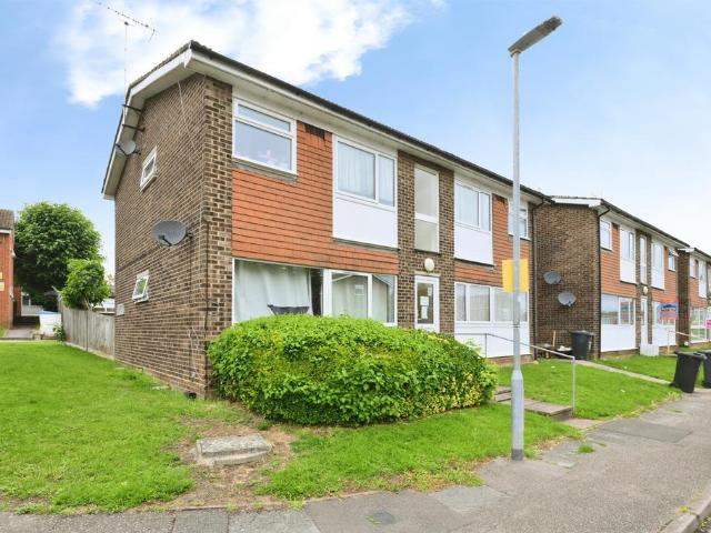 1 bedroom ground flat for sale