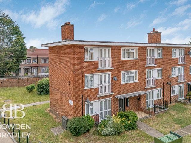 1 bedroom ground flat for sale
