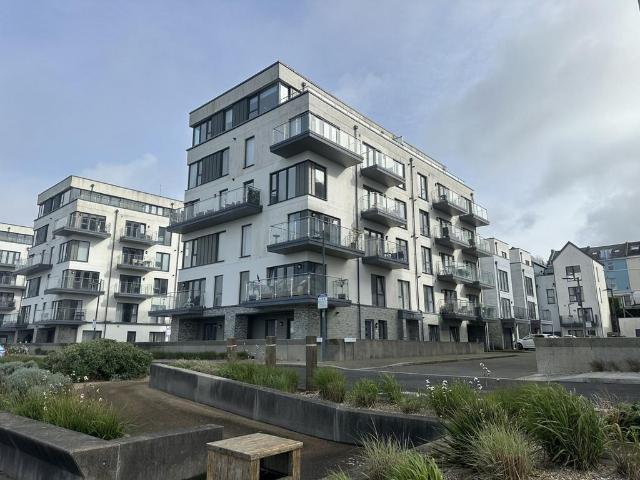 1 bedroom ground flat for sale