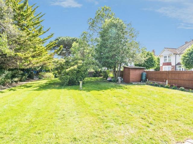 1 bedroom ground flat for sale