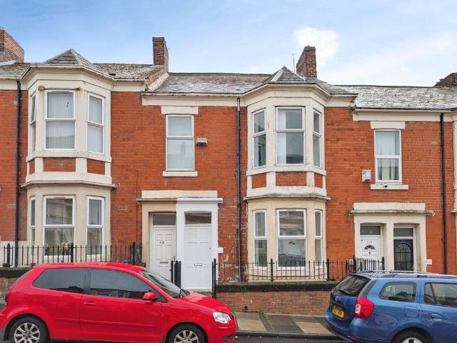 1 bedroom ground flat for sale