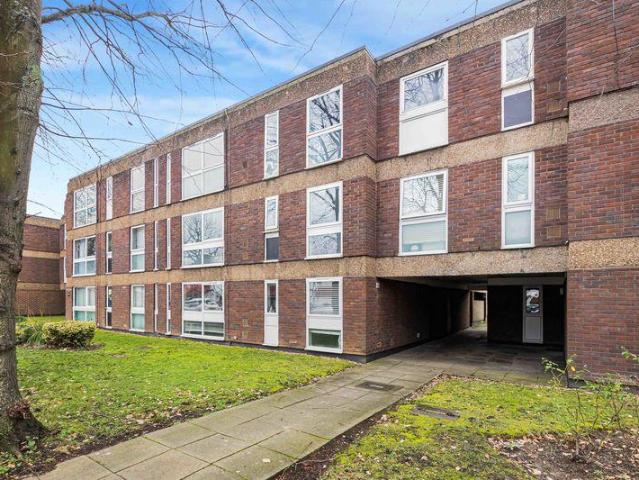 1 bedroom ground flat for sale