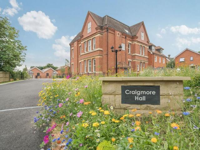 1 bedroom ground flat for sale
