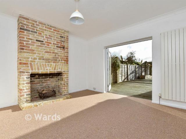 1 bedroom ground flat for sale