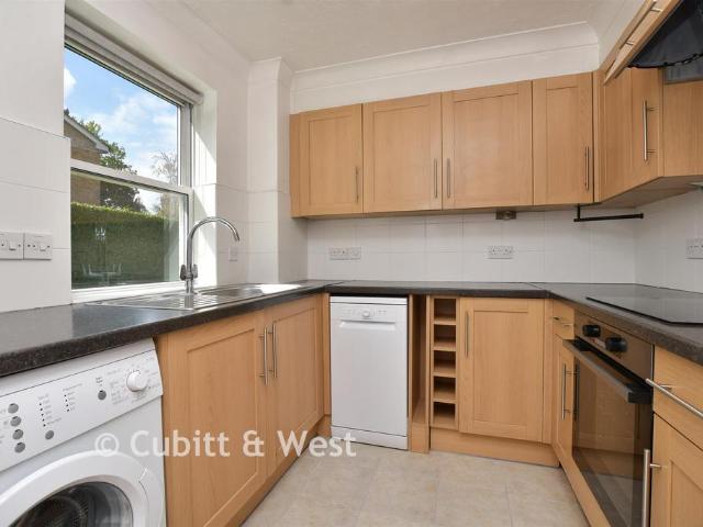 1 bedroom ground flat for sale